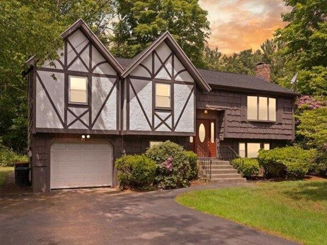 3 bedroom, Sharon MA 02067 103438598