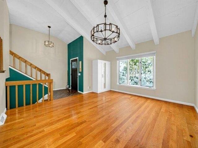 3 bedroom, Sharon MA 02067 104605835
