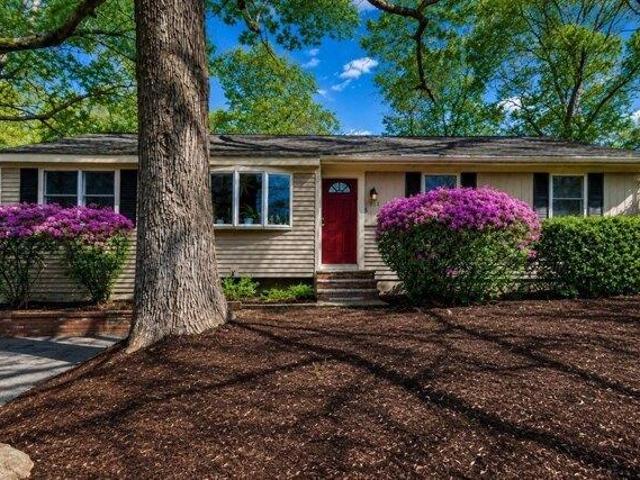 3 bedroom, Sharon MA 02067 104851937