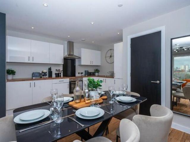 3 Bedroom Shared Living/roommate Manchester Greater Manchester LS99475741