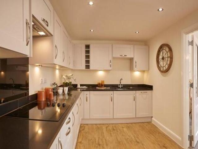 3 Bedroom Shared Living/roommate Newcastle Under Lyme Staffordshire 101231604