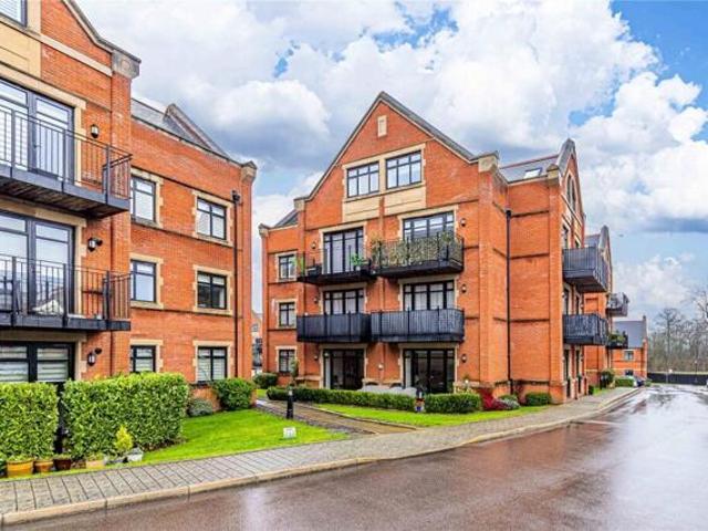 3 Bedroom Shared Living/roommate Bushey Hertfordshire LS100541266
