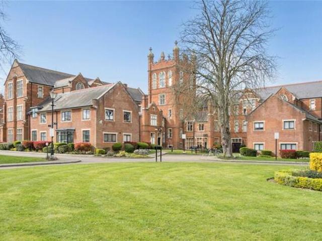 3 Bedroom Shared Living/roommate Bushey Hertfordshire 101955435