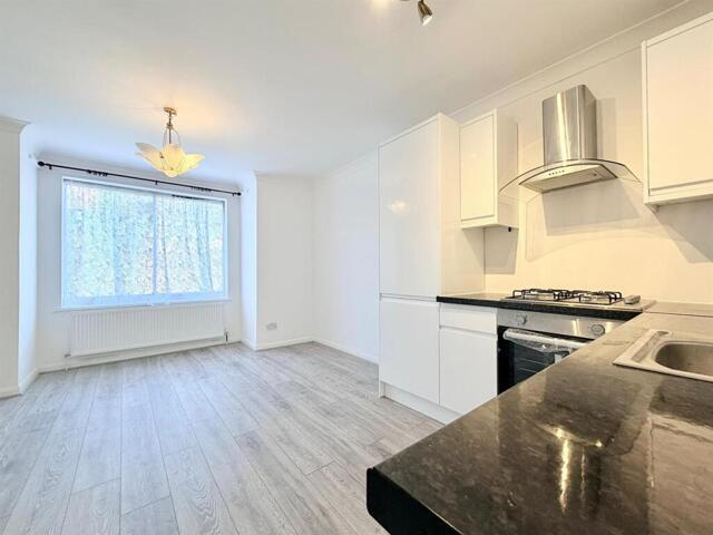3 Bedroom Shared Living/roommate Barnet Great London 100125080