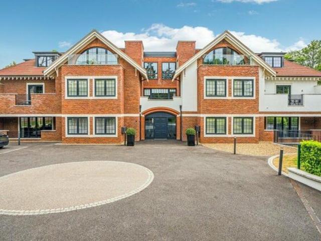 3 Bedroom Shared Living/roommate Beaconsfield Buckinghamshire 99475793