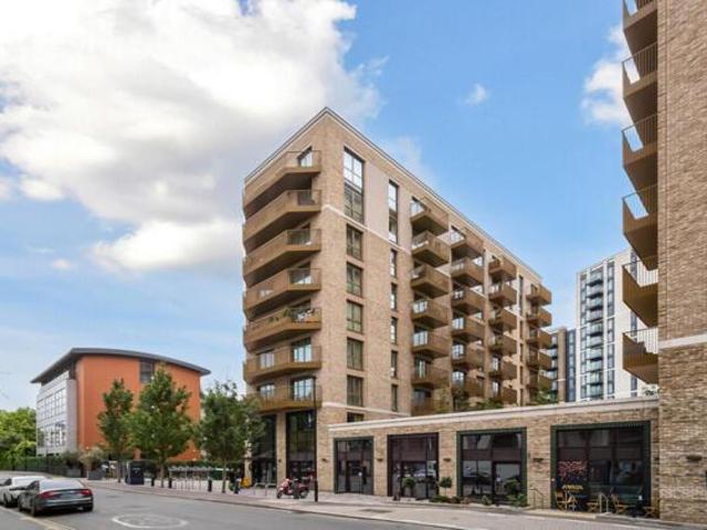3 Bedroom Shared Living/roommate Brentford Great London 103485960