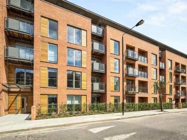 3 Bedroom Shared Living/roommate Camden Greater London 99926387