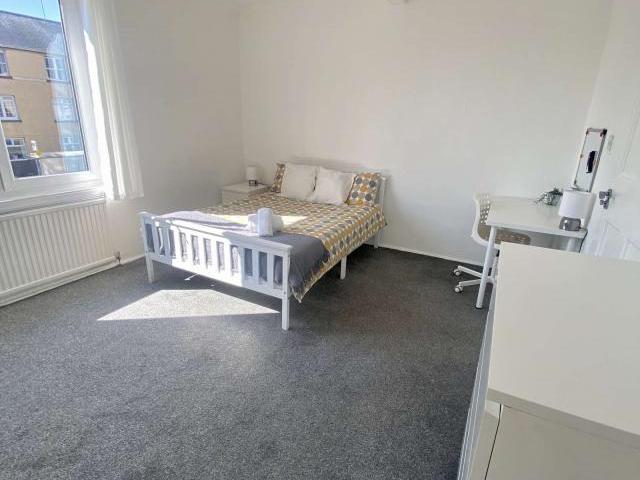 3 Bedroom Shared Living/roommate Edinburgh Edinburgh 69443338