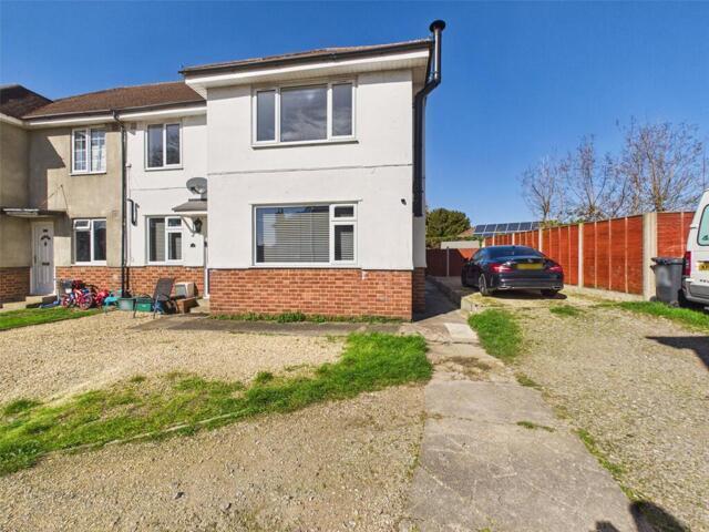 3 Bedroom Shared Living/roommate Gloucester Gloucestershire LS101351807