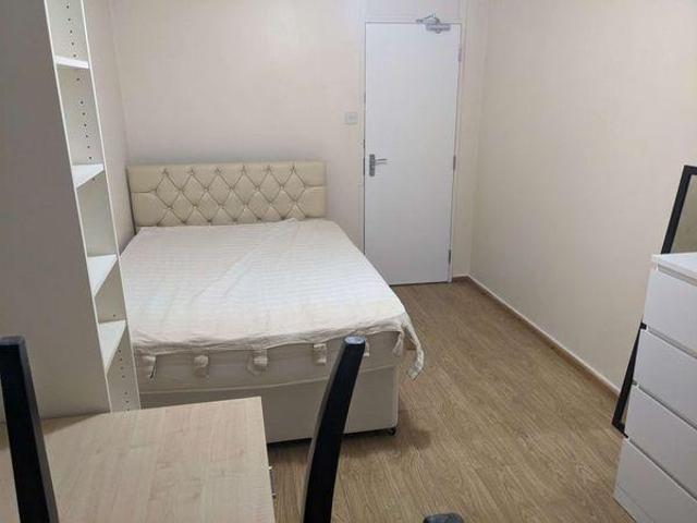 3 Bedroom Shared Living/roommate Greater London England LS96649199