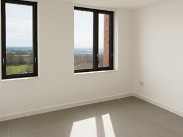 3 Bedroom Shared Living/roommate Greater Manchester Greater Manchester 101796960