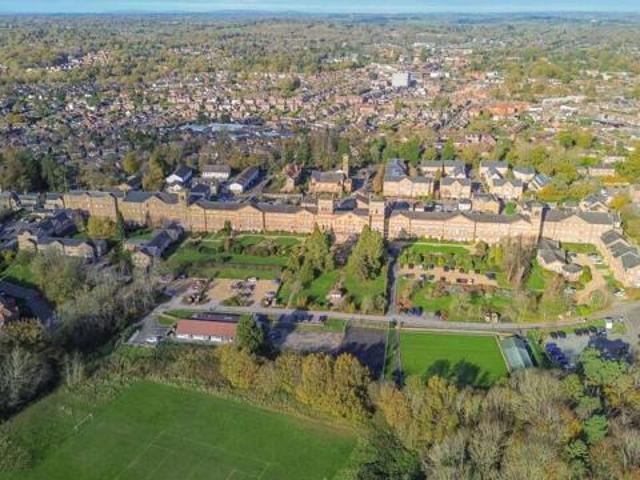 3 Bedroom Shared Living/roommate Haywards Heath West Sussex 99436987