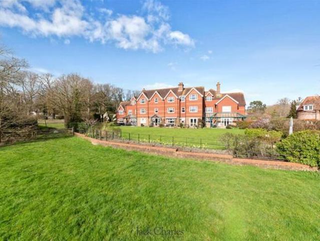 3 Bedroom Shared Living/roommate Hildenborough Kent LS101678380