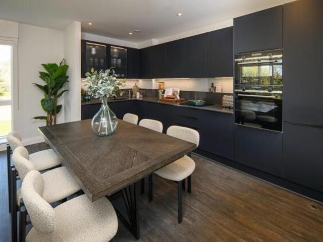 3 Bedroom Shared Living/roommate Kent Kent LS98903764