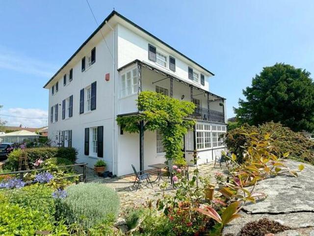 3 Bedroom Shared Living/roommate Lymington Hampshire 99130276