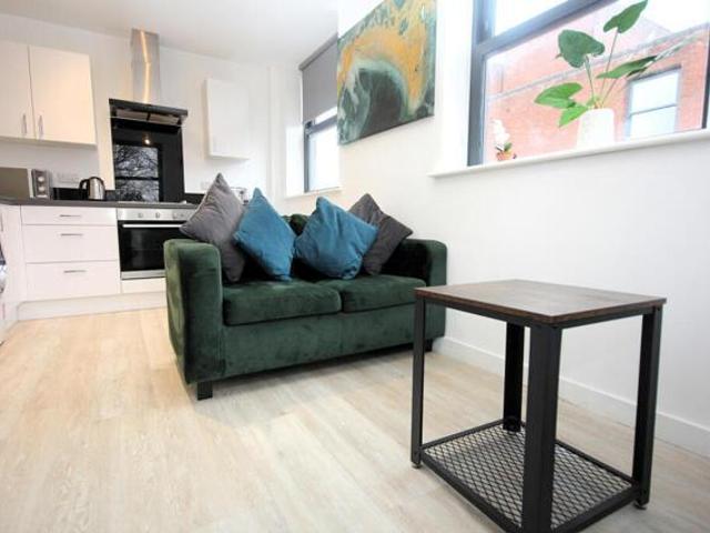 3 Bedroom Shared Living/roommate Lancs Lancashire LS99475785