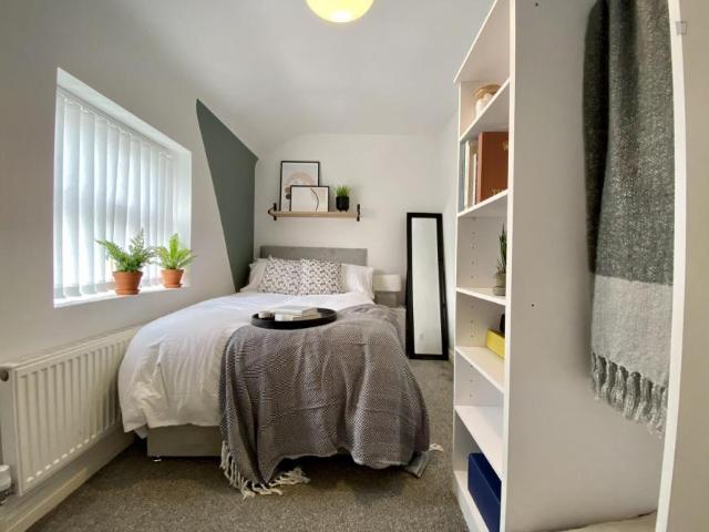 3 Bedroom Shared Living/roommate Liverpool Liverpool 90562005