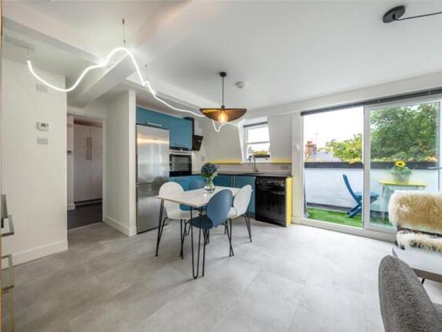 3 Bedroom Shared Living/roommate London Greater London 98718142