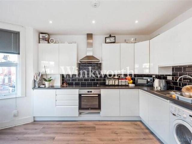 3 Bedroom Shared Living/roommate London Greater London 99608494