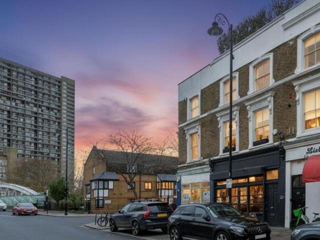3 Bedroom Shared Living/roommate London Greater London 99608420
