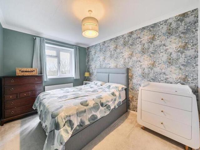 3 Bedroom Shared Living/roommate London Greater London 99895311
