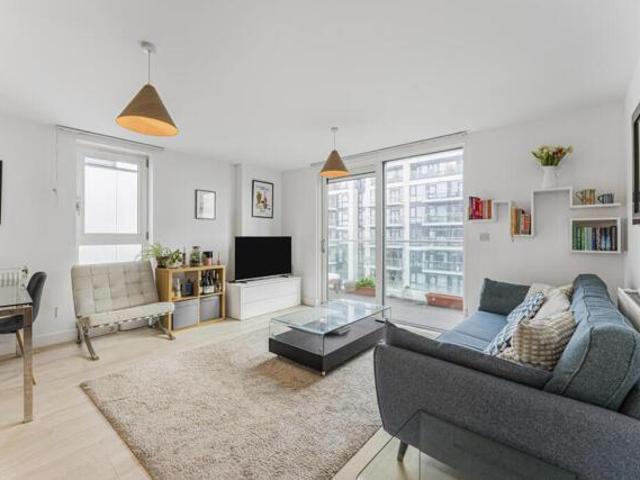3 Bedroom Shared Living/roommate London Greater London 100786683