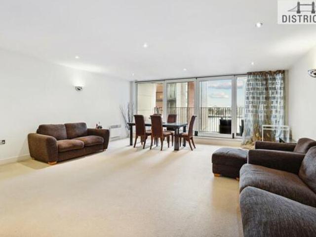 3 Bedroom Shared Living/roommate London Greater London 101676980