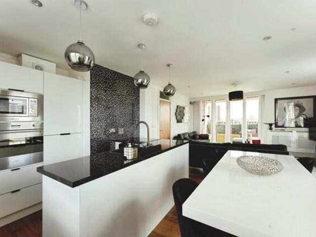 3 Bedroom Shared Living/roommate London Greater London LS101675514