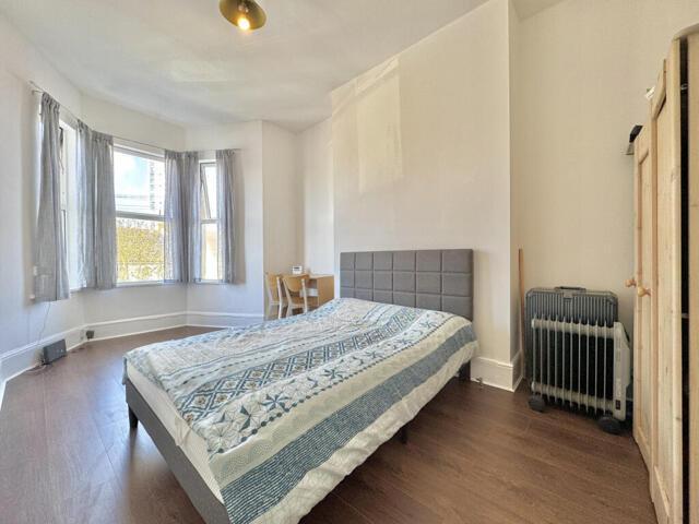 3 Bedroom Shared Living/roommate London Greater London LS99895270
