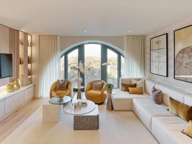 3 Bedroom Shared Living/roommate London London 100398259