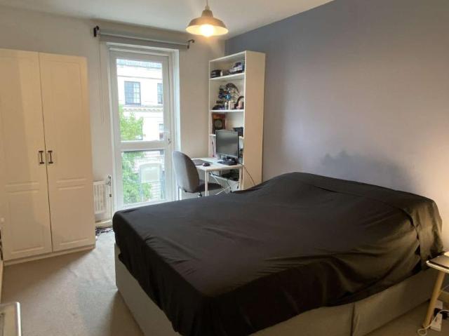 3 Bedroom Shared Living/roommate London London 101836526