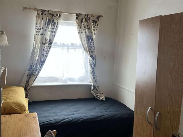 3 Bedroom Shared Living/roommate London London 101849226
