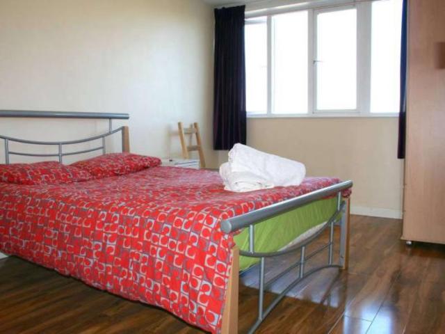 3 Bedroom Shared Living/roommate London London 101840484
