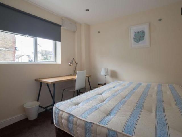 3 Bedroom Shared Living/roommate London London 101853310
