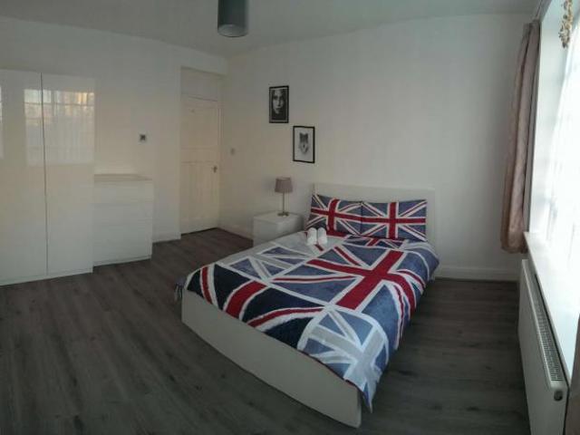 3 Bedroom Shared Living/roommate London London 54191389