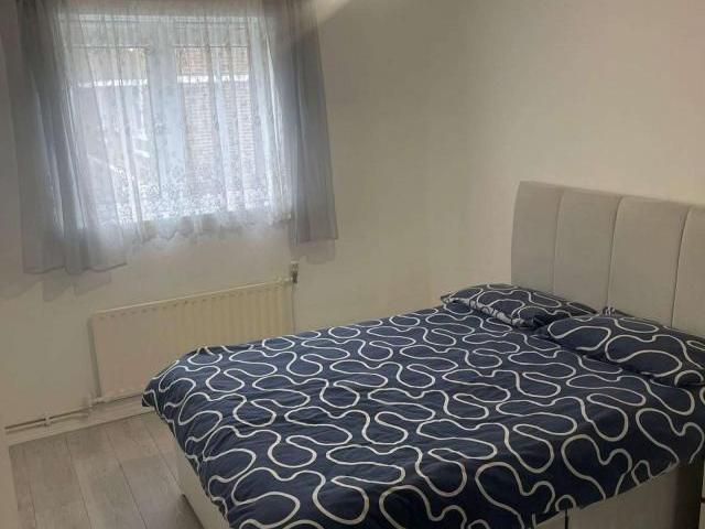 3 Bedroom Shared Living/roommate London London 76500013