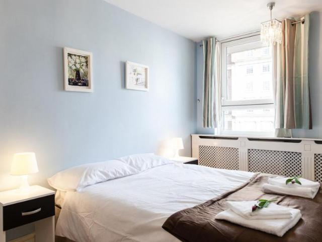 3 Bedroom Shared Living/roommate London London 90559435