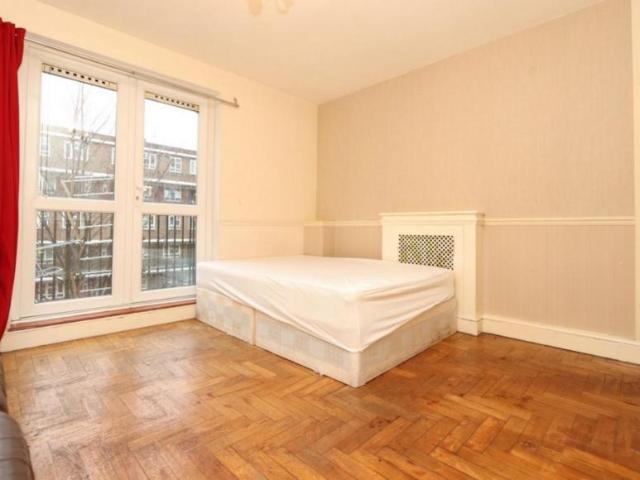 3 Bedroom Shared Living/roommate London London 90559774