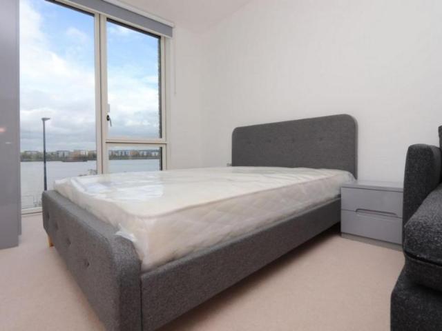 3 Bedroom Shared Living/roommate London London 90559981