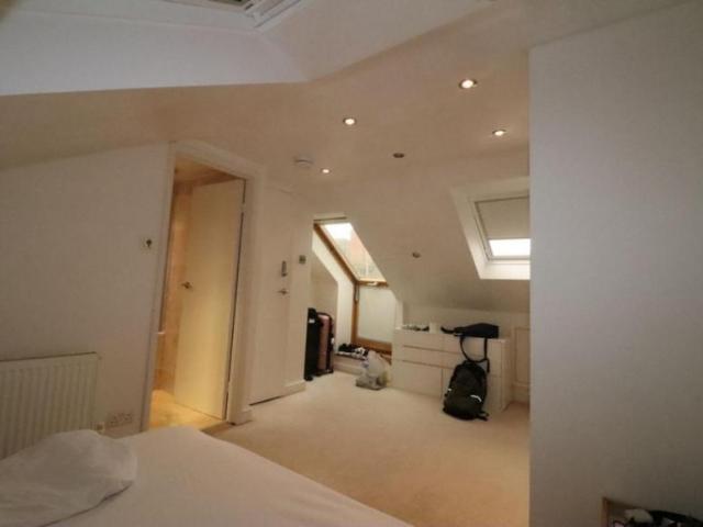 3 Bedroom Shared Living/roommate London London 90560361