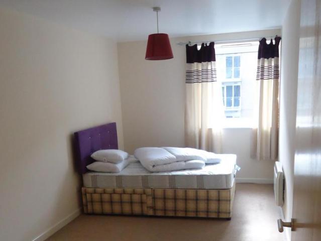 3 Bedroom Shared Living/roommate London London 90562908
