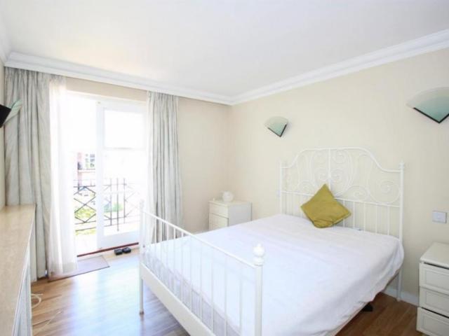 3 Bedroom Shared Living/roommate London London 90563713