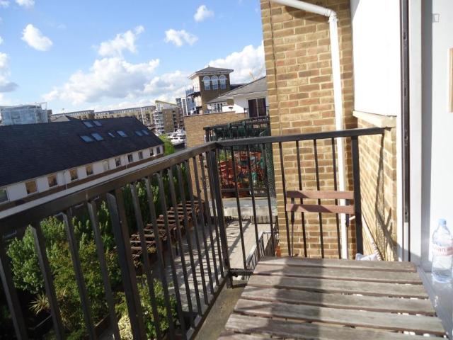 3 Bedroom Shared Living/roommate London London 90563014