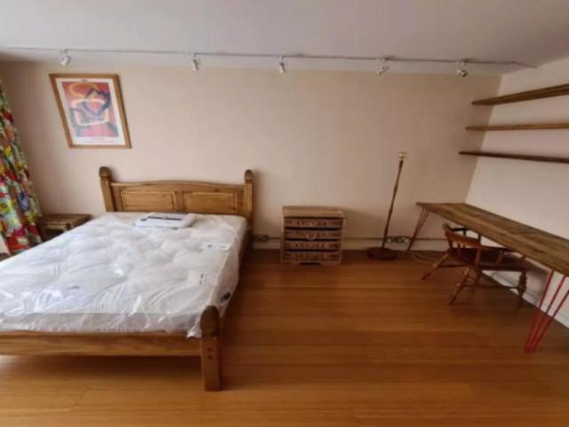 3 Bedroom Shared Living/roommate London London 90563110