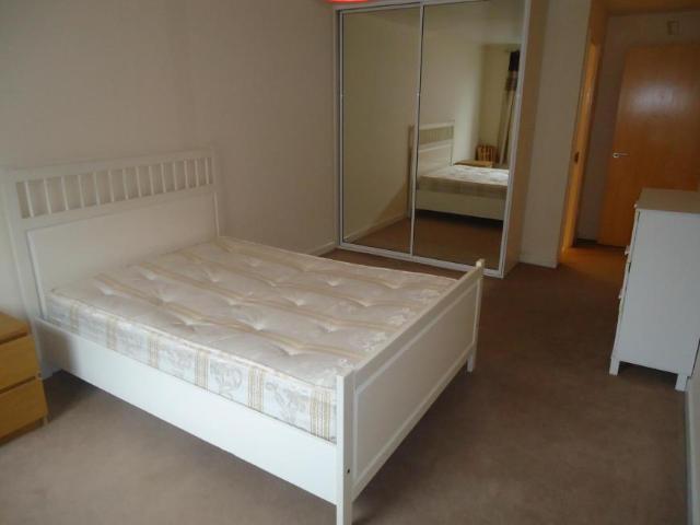 3 Bedroom Shared Living/roommate London London 90563323