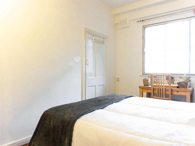 3 Bedroom Shared Living/roommate London London 98498226