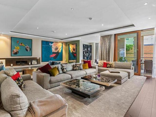 3 Bedroom Shared Living/roommate London London 99290174