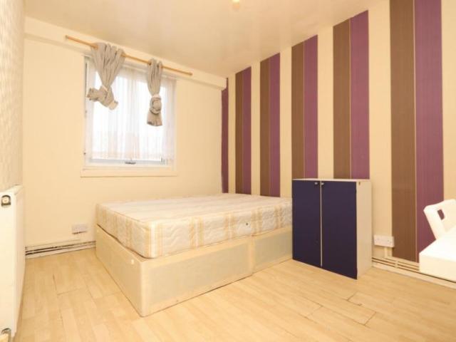 3 Bedroom Shared Living/roommate London London LS90559720