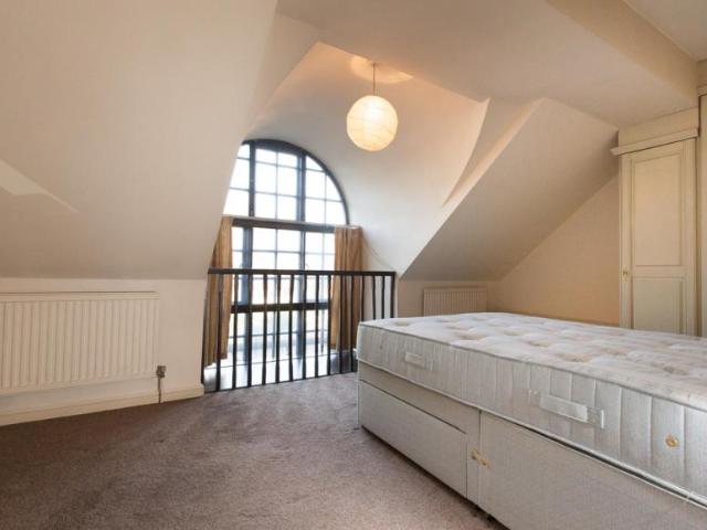 3 Bedroom Shared Living/roommate London London LS90562904