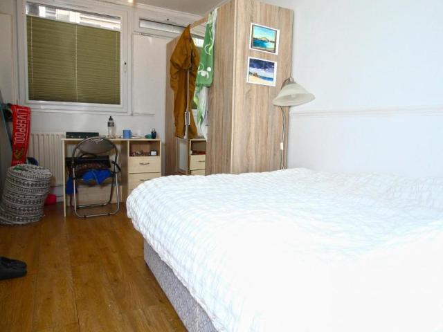3 Bedroom Shared Living/roommate London London LS90563079